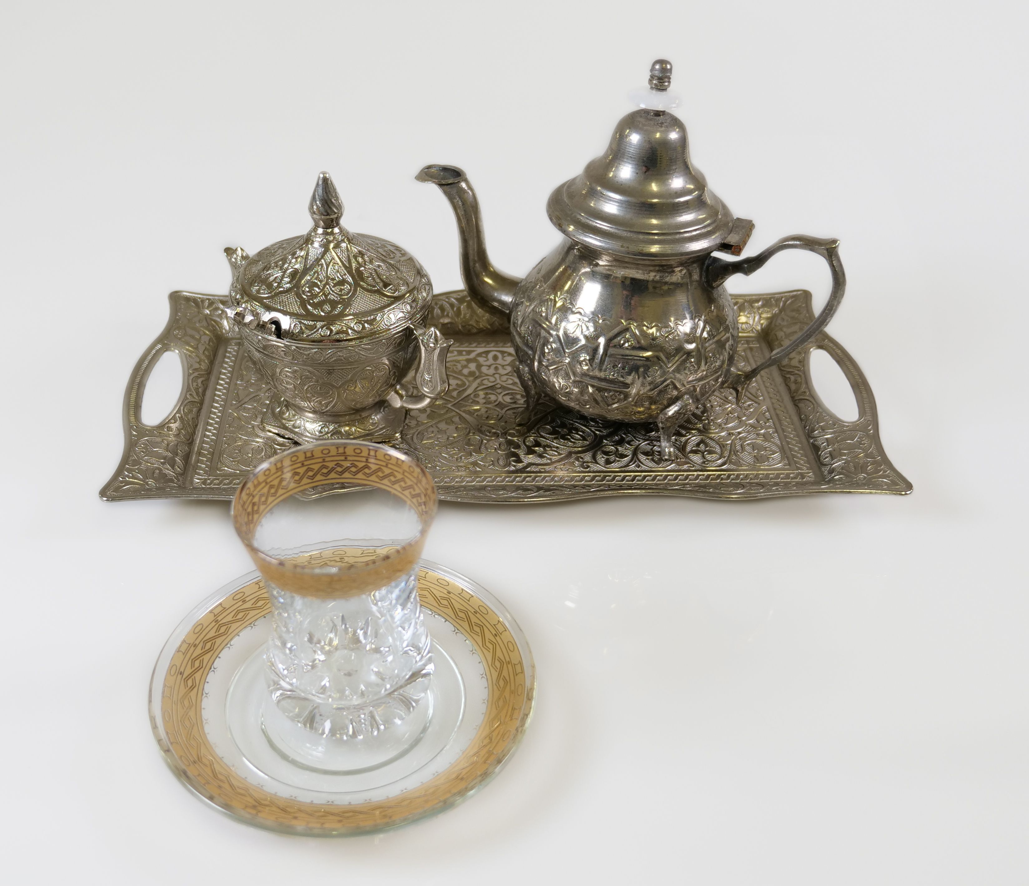 Iraqi tea set